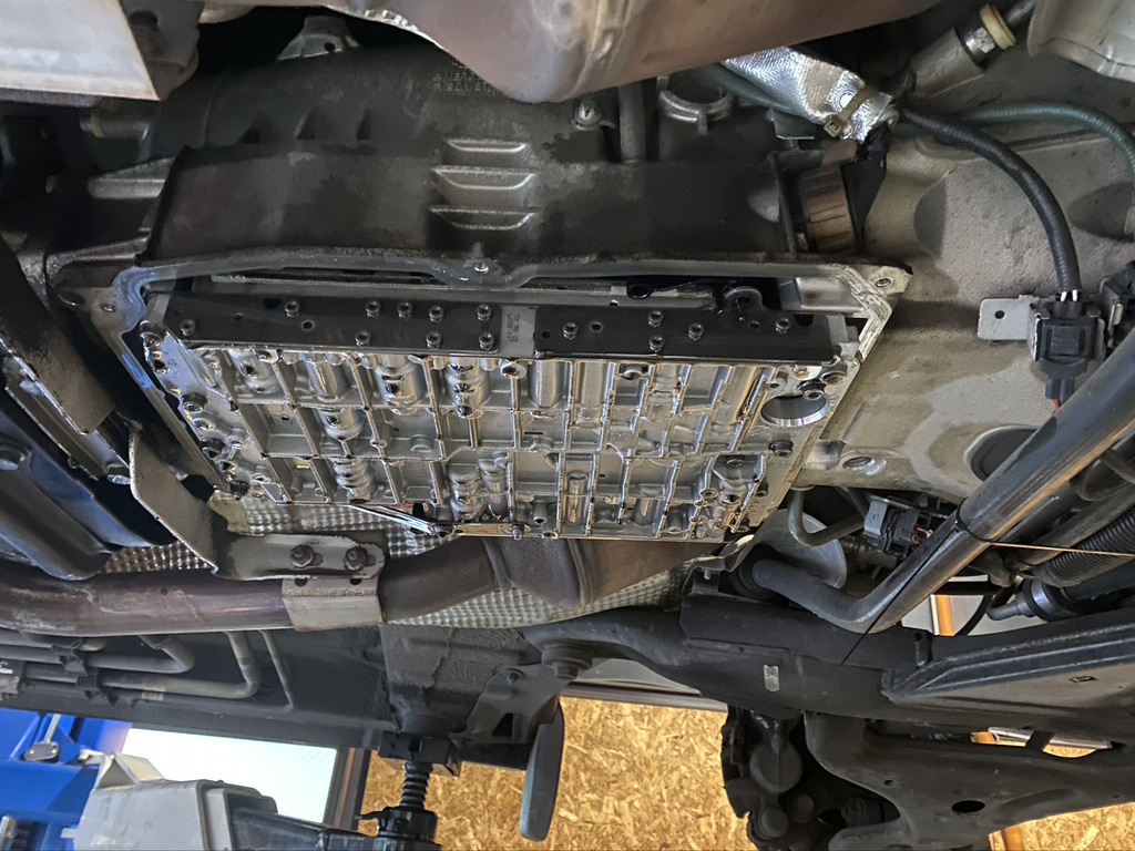 メルセデス・ベンツ Vクラス (W639) トルコン太郎ATF圧送交換 他 【東京都H様】 - 自動車整備専門 東京・町田ガレージェント